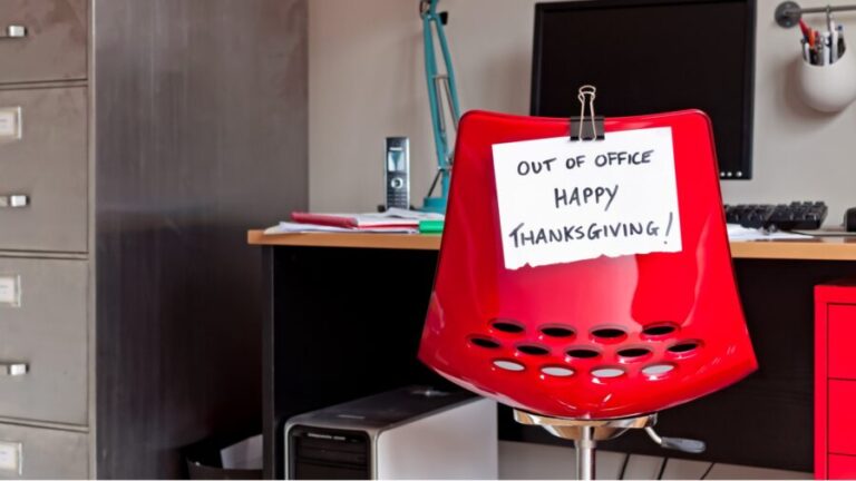 Thanksgiving Cards For Clients: 4 Reasons To Send Them | Postable