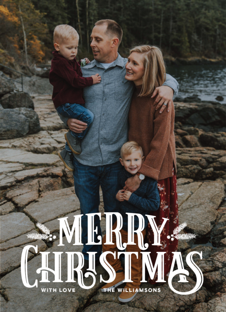 Where to Take Christmas Pictures: 30 Ideas for Inspiration | Postable